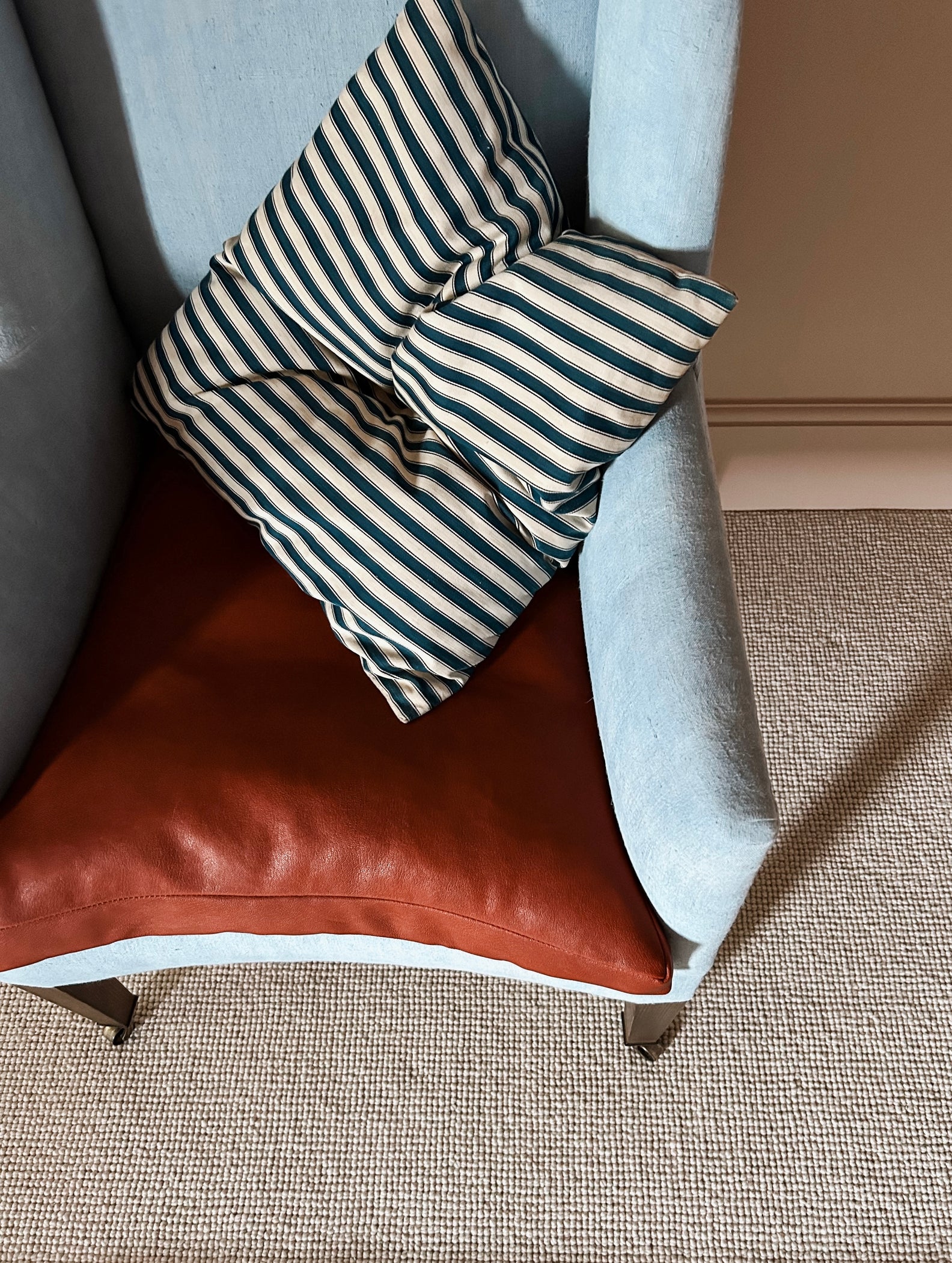 Mabel Wing Chair– Faeger Shop