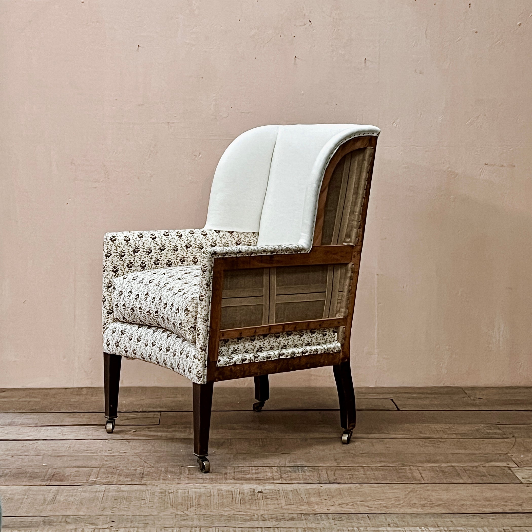 Mabel Wing Chair– Faeger Shop